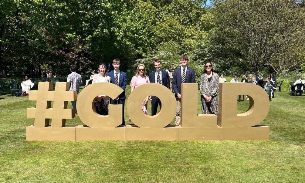 The Oratory - Old Oratorians receive DofE Gold Award at Buckingham Palace